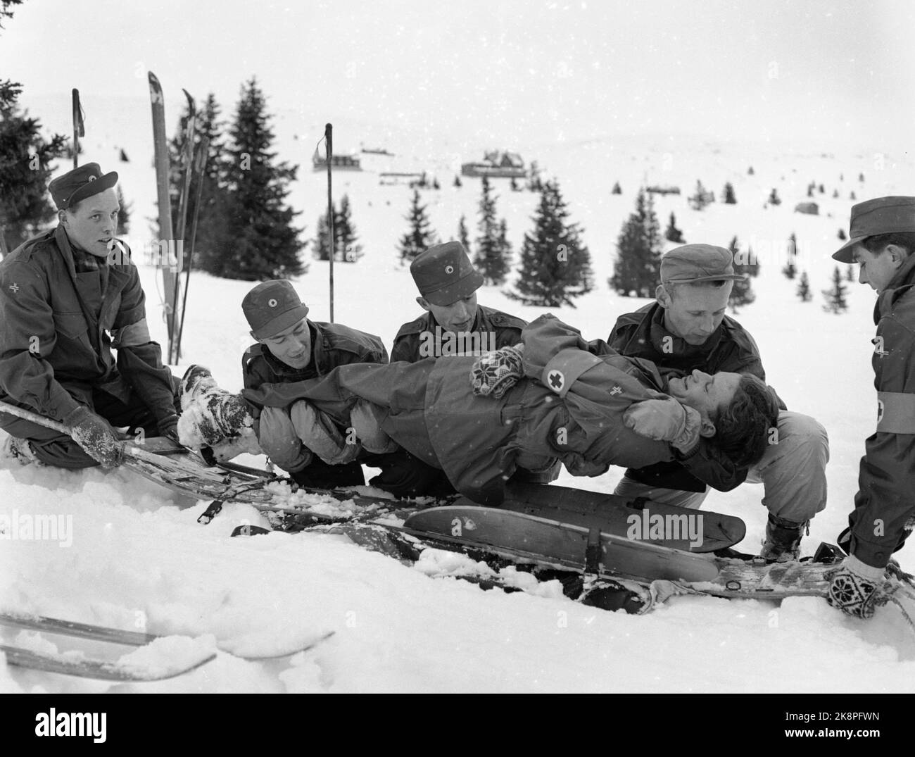 Storefjell 25-30 January 1955. The Norwegian Red Cross Relief Corps ...