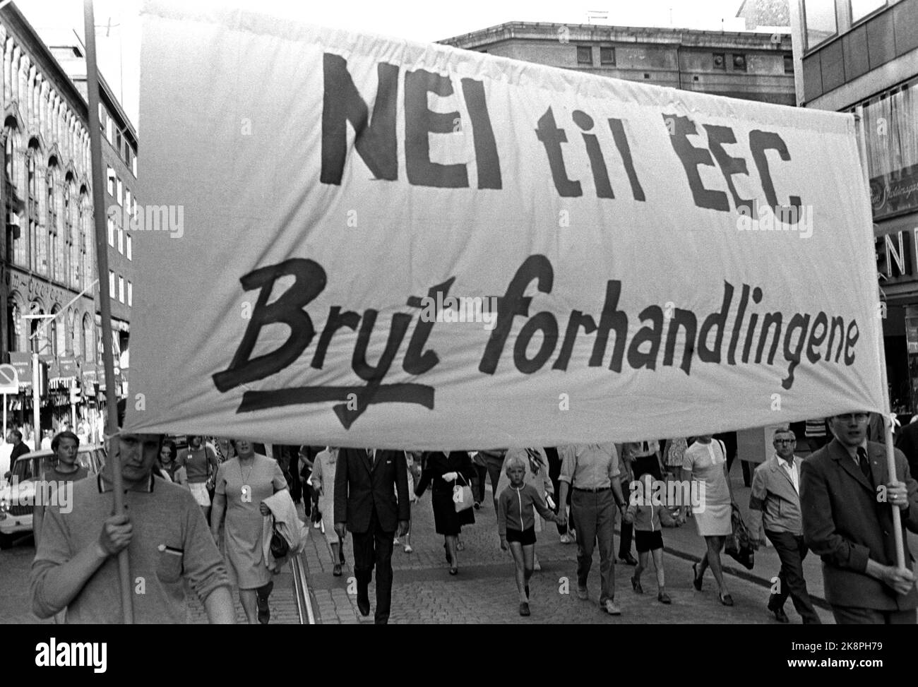Oslo 19710607 Demonstration trains against the EEC / Common Market. One ...