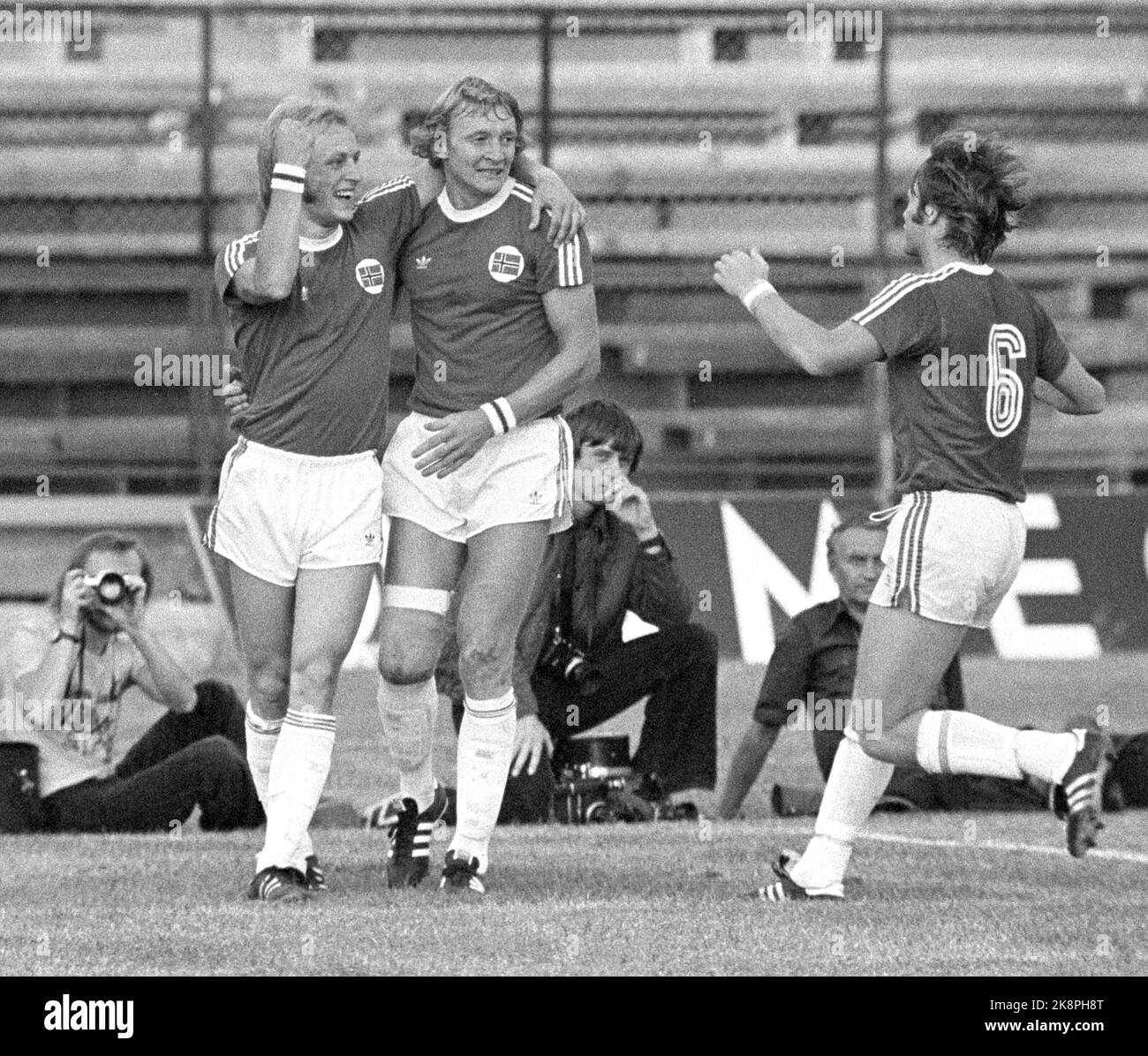 Scores 1 0 Black and White Stock Photos & Images - Alamy