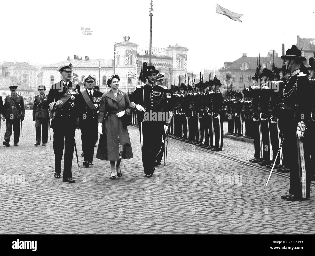 Ntb ntb the norwegian royal house uniform state visit wardrobe hi-res ...