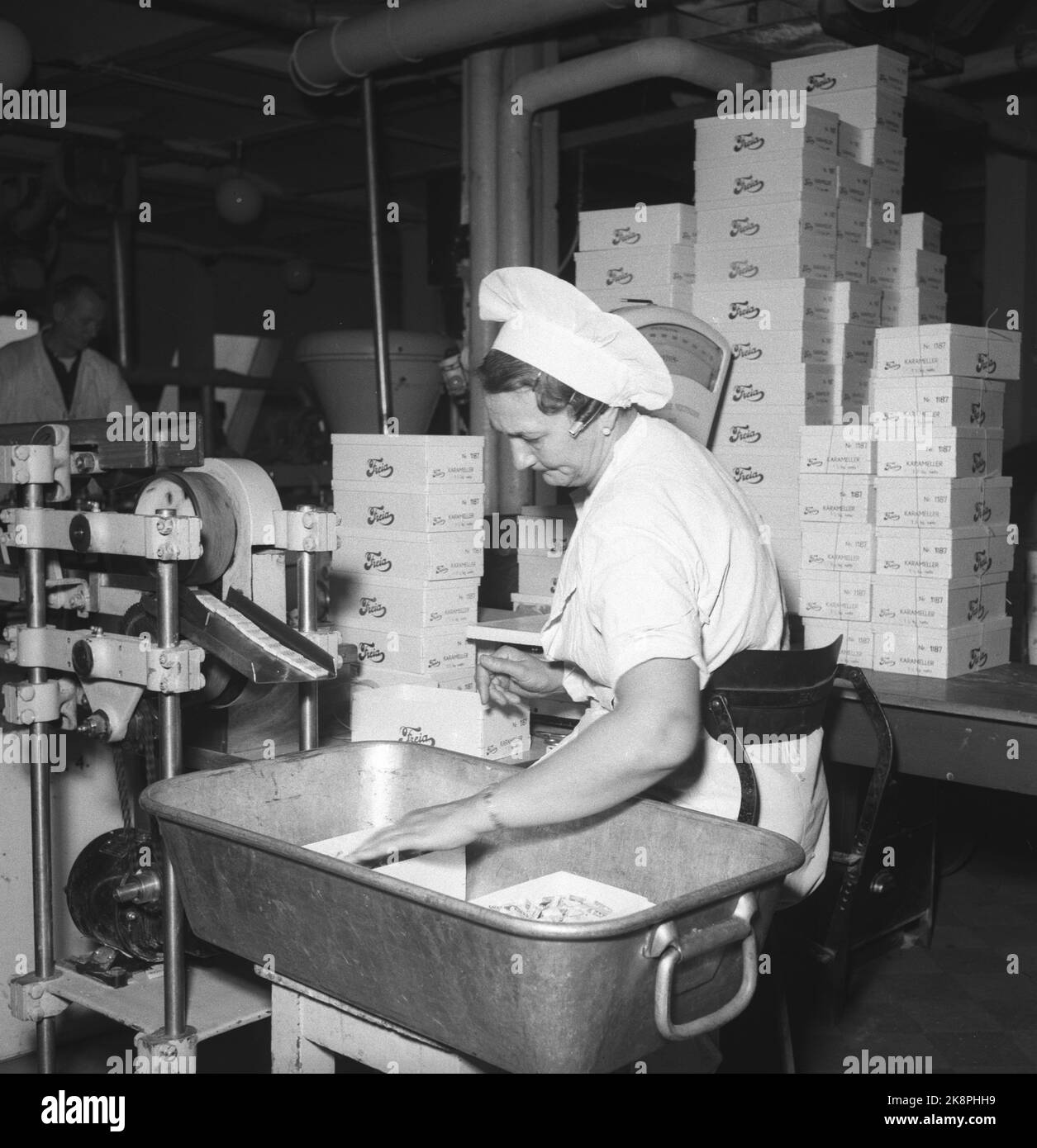 Oslo 19450908. The chocolate factory Freia has resumed production after ...