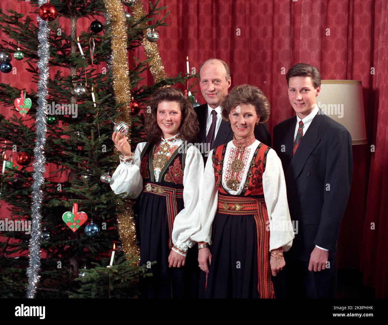 Asker 19901230: The Norwegian Crown Prince family - Christmas ...
