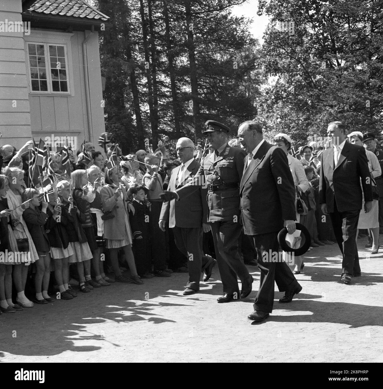 Eidsvoll 19580616 King Olav's journey. King Olav arrives at the ...
