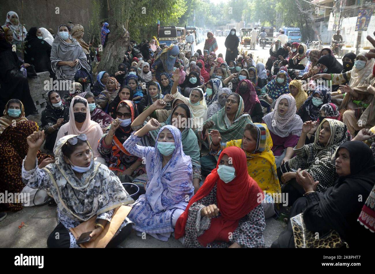 Lady health workers pakistan hi-res stock photography and images - Alamy