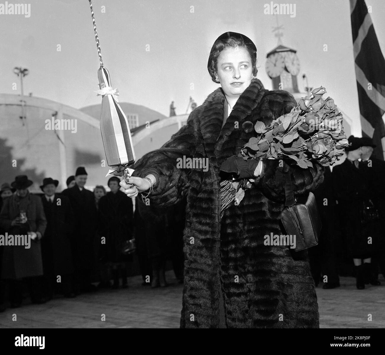 Oslo 19510303 Baptism and launch of the ship Sandanger at Akers Mek ...