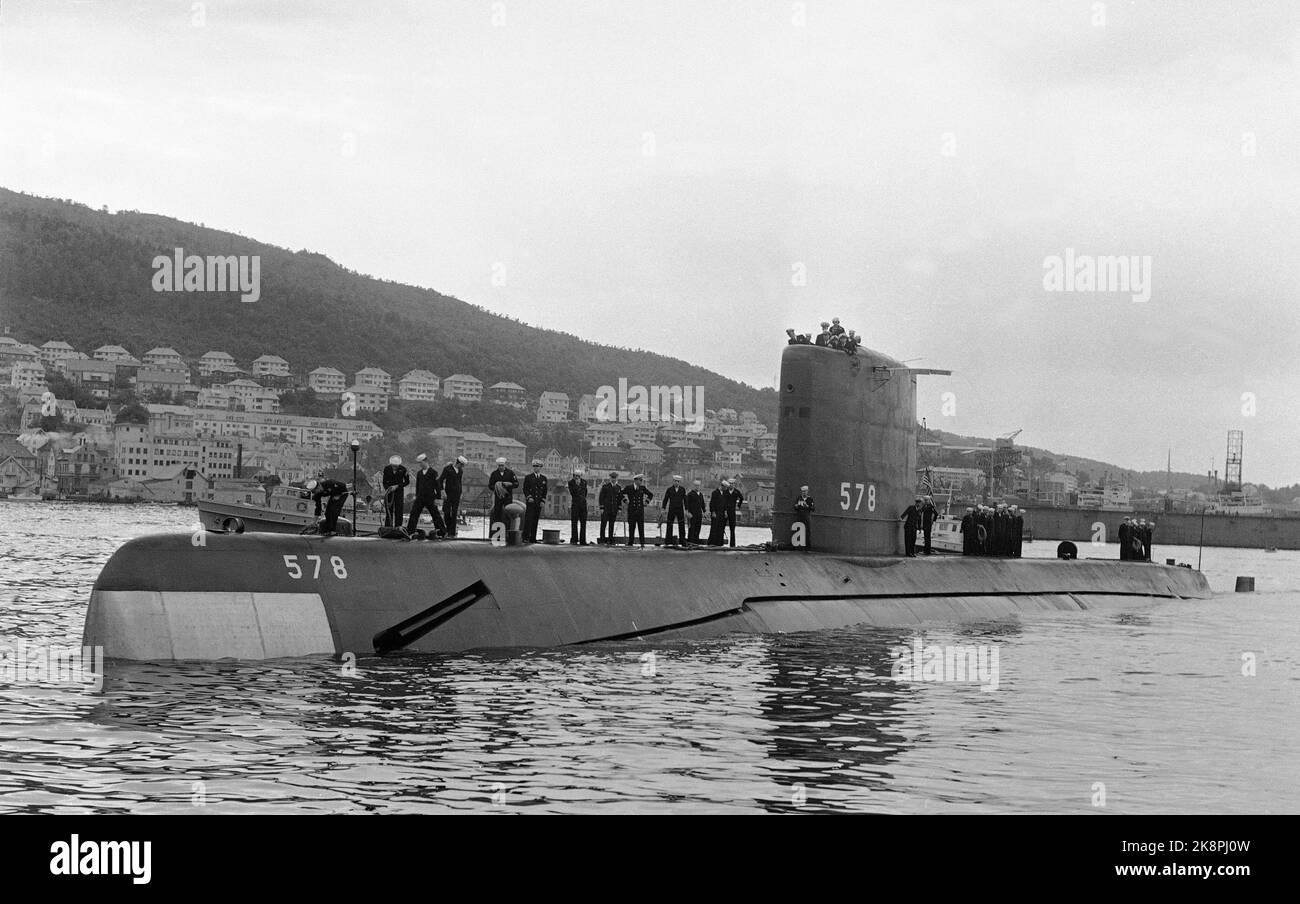 Bergen 19580823 The American submarine Skate, which has crossed the ...