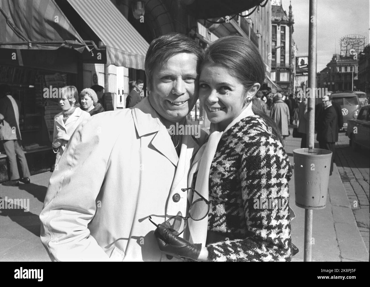 Ivar aaserud current ntb embraces happiness fathers families hi-res ...