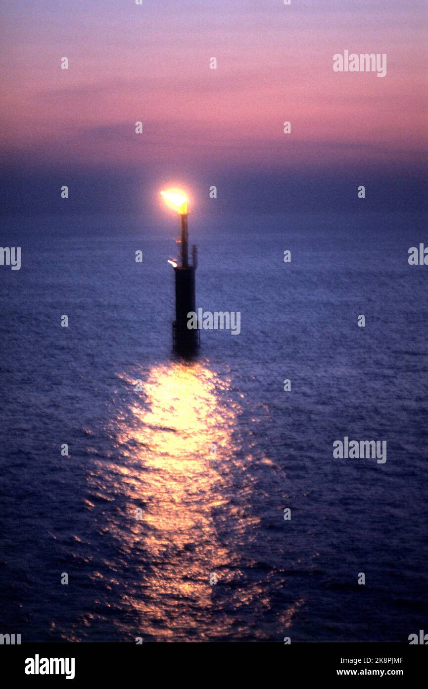 Svein hammerstad ntb ntb oil drilling night gas oil platforms hi-res ...
