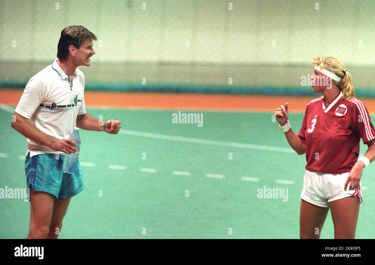Seoul, Korea 19880929: Trainer Sven Tore Jacobsen and Hedi Sundal ...