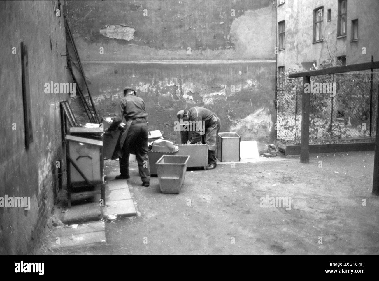 Oslo in the fall of 1965. Oslo Cleaning work has 104 garbage trucks ...
