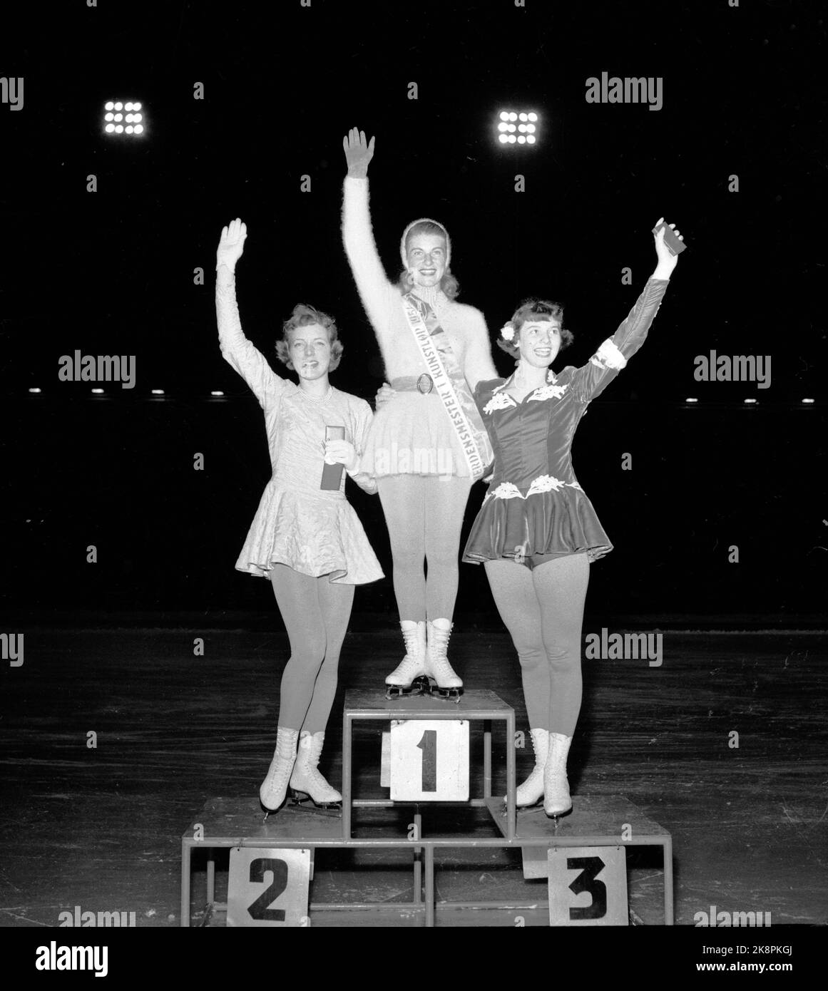 Oslo 19540216 World Cup in figure skating was arranged outdoors at ...