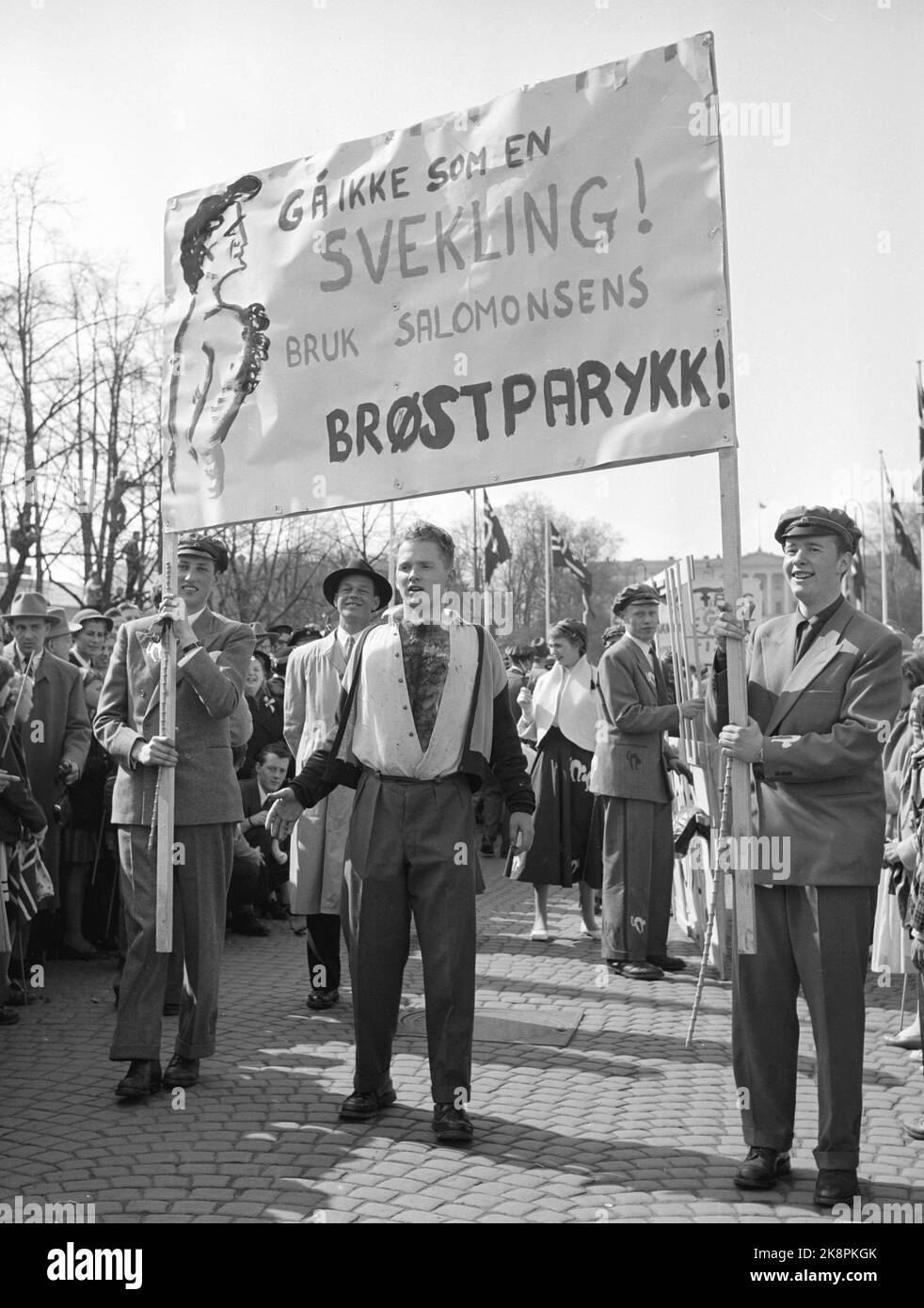 Oslo19550517: May 17 in Oslo, Prince Harald in the Russian train ...