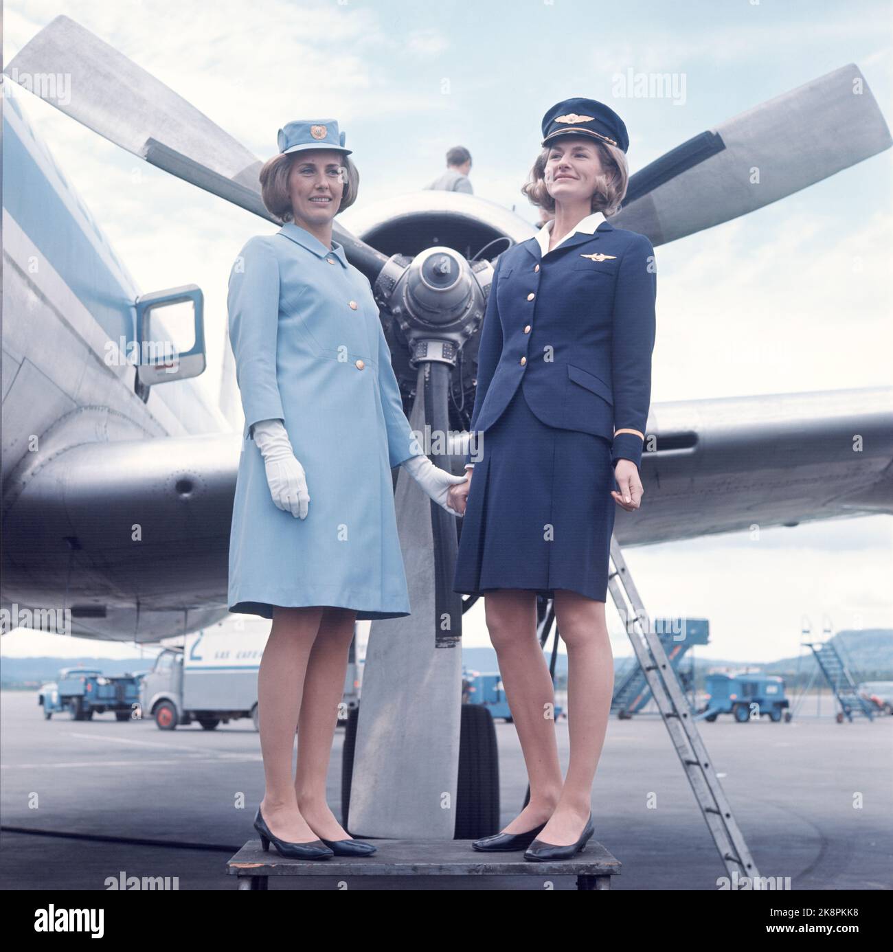 19690420. Fly Turi Widerøe (th) and sister Kari Widerøe (?) Together in ...