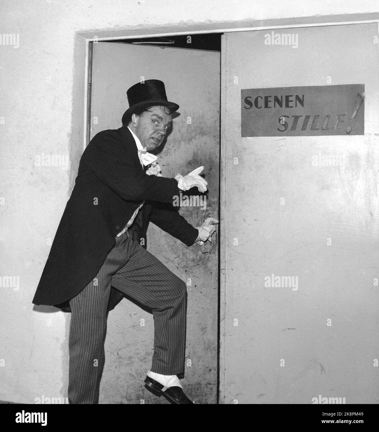 Oslo 19600401 Folketeateret / Oslo New Theater has great success with ...