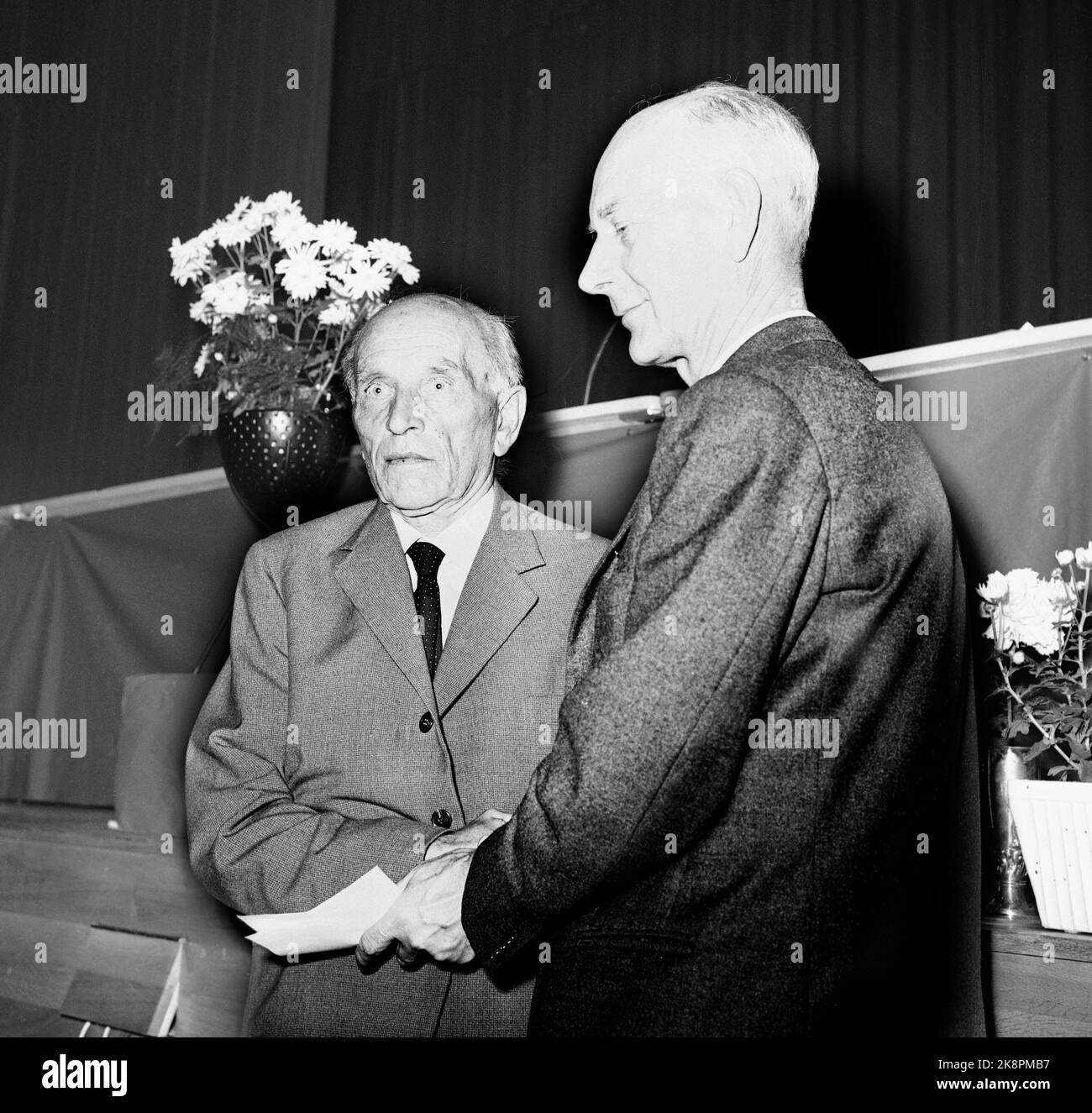Oslo June 1, 1963. Einar Gerhardsen greet the Labor Party veteran ...