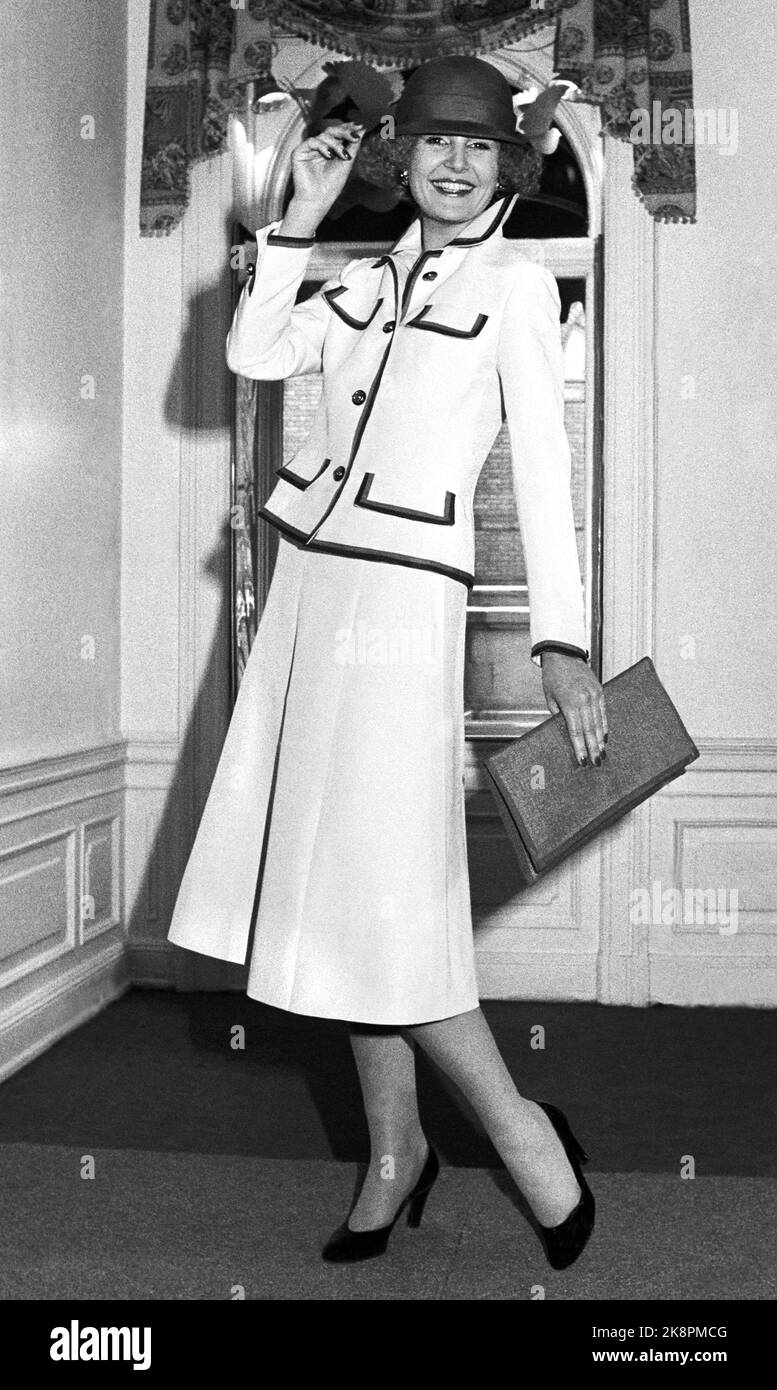 Oslo 19780220: Spring's new style. The model Solveig dressed in a raw ...
