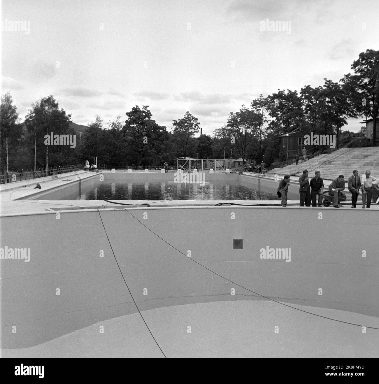 Oslo 19550806 Frognerbadet. The bathroom is located in Middelthuns gate ...