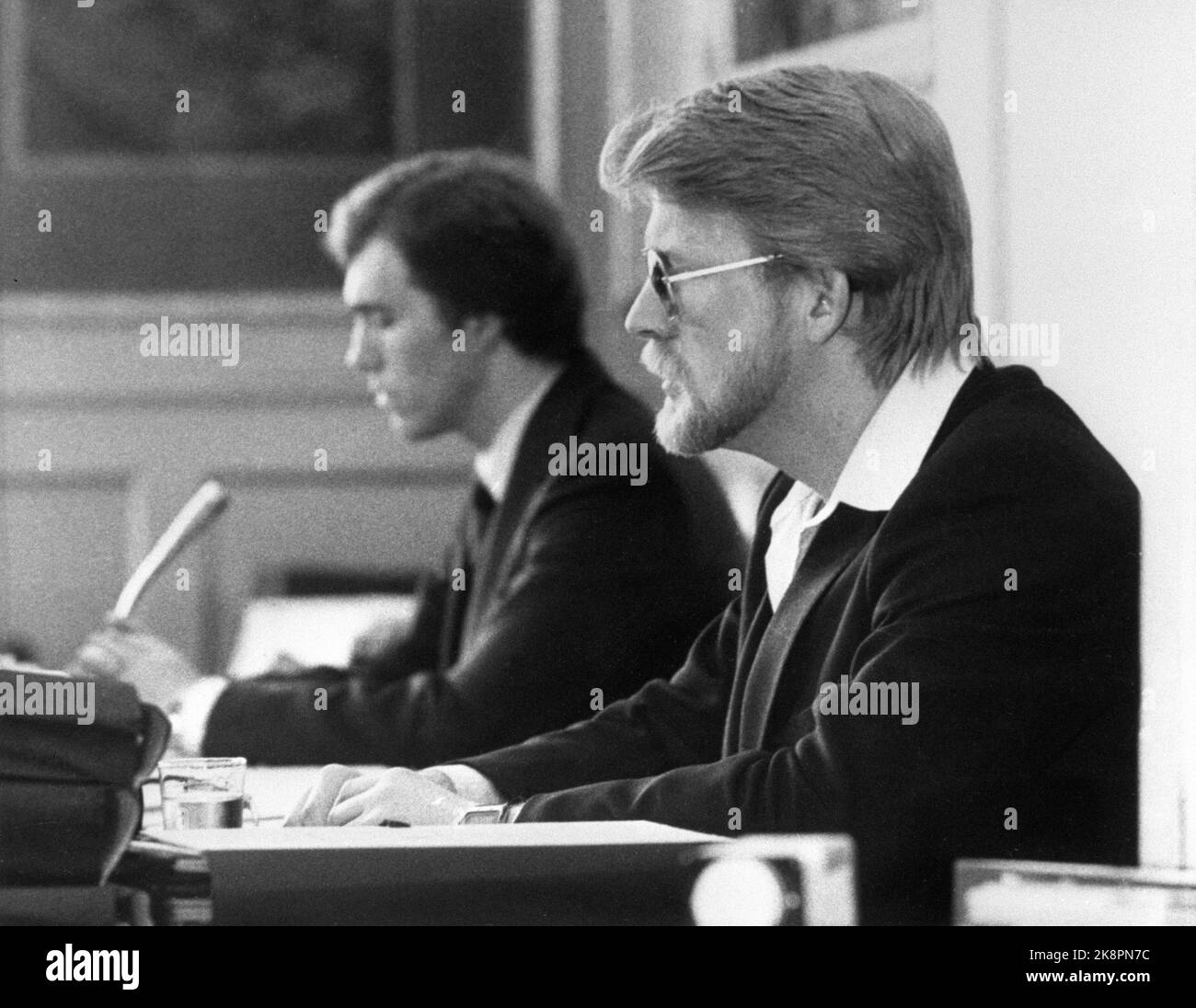 Bank med Black and White Stock Photos & Images - Alamy