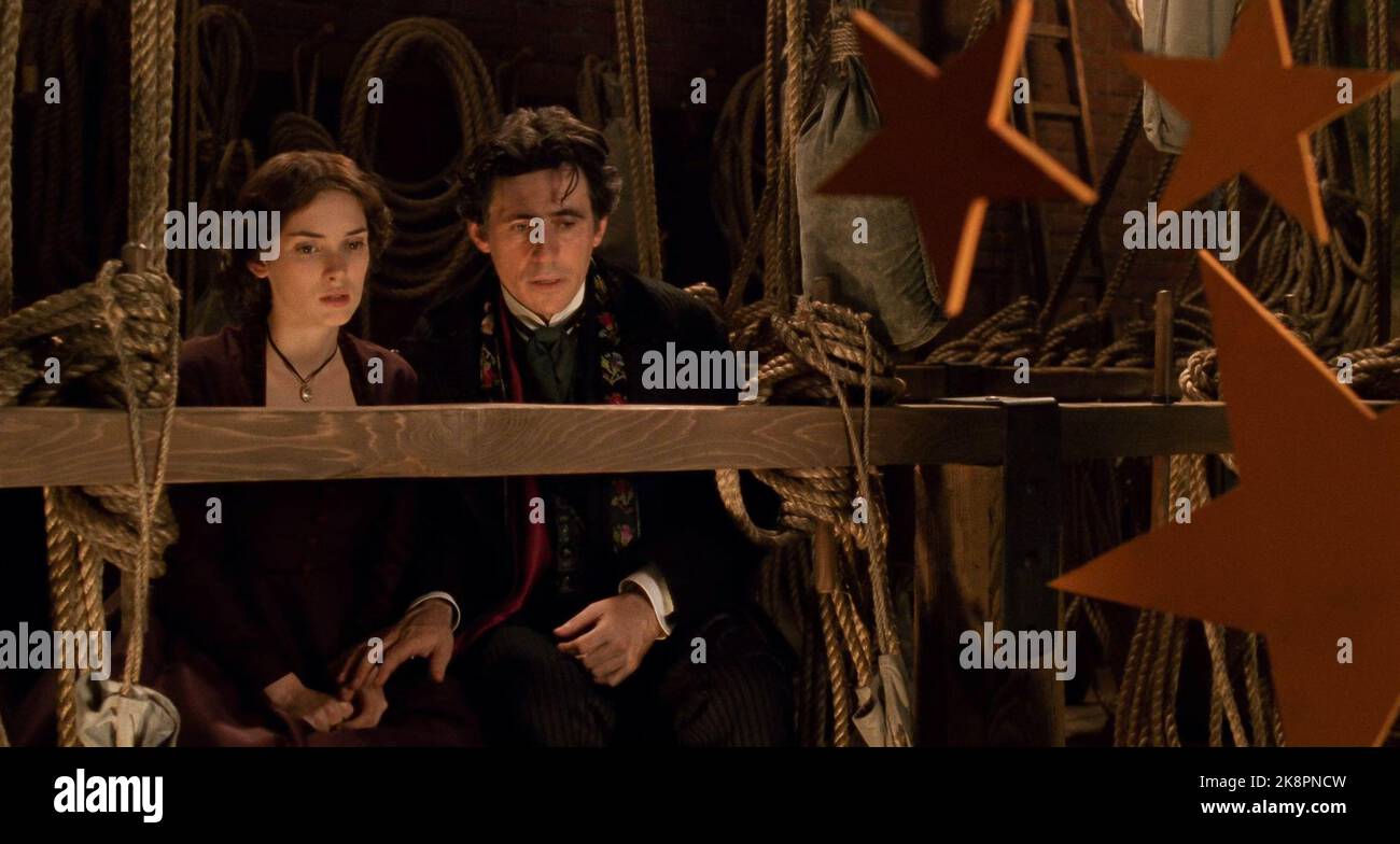 USA. Winona Ryder and Gabriel Byrne in a scene from the (C)Columbia ...