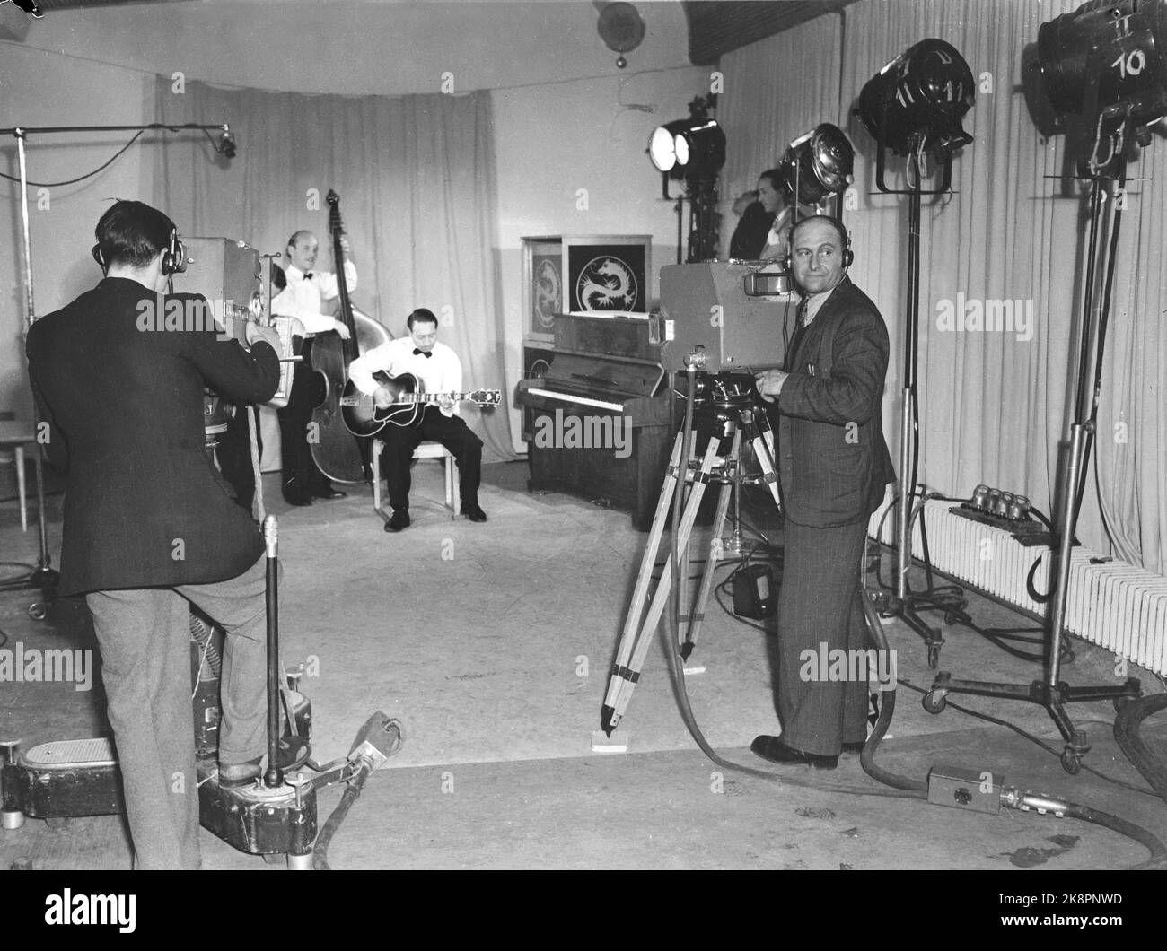 19471204 Black and White Stock Photos & Images - Alamy