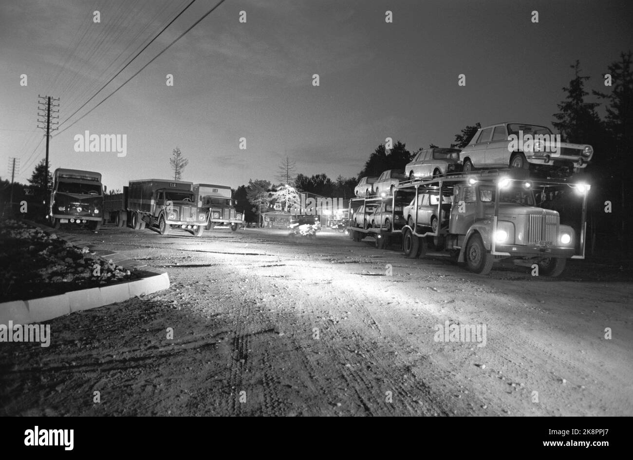Highway trucks cars Black and White Stock Photos & Images - Alamy