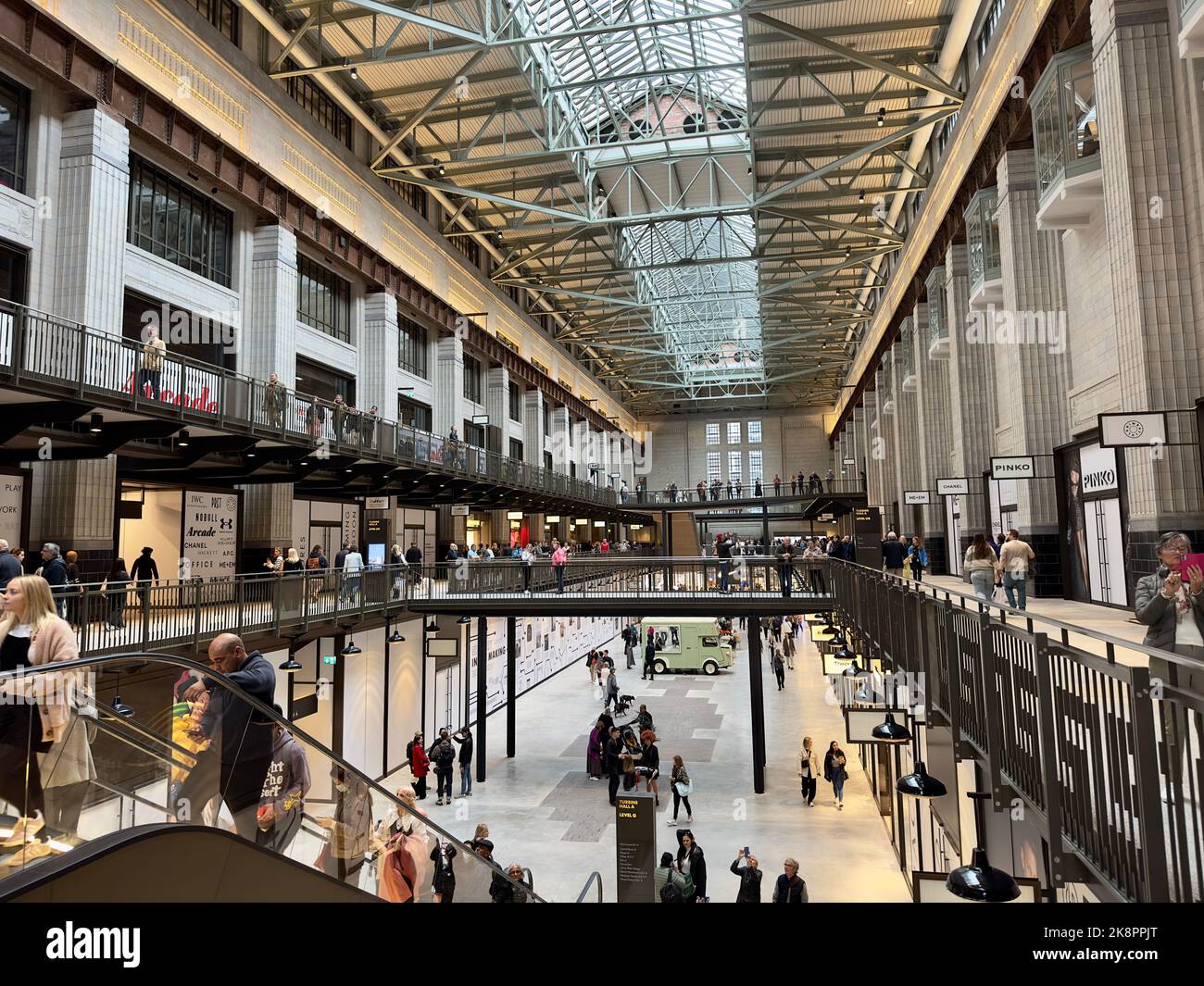Opening of battersea power station hi-res stock photography and images ...
