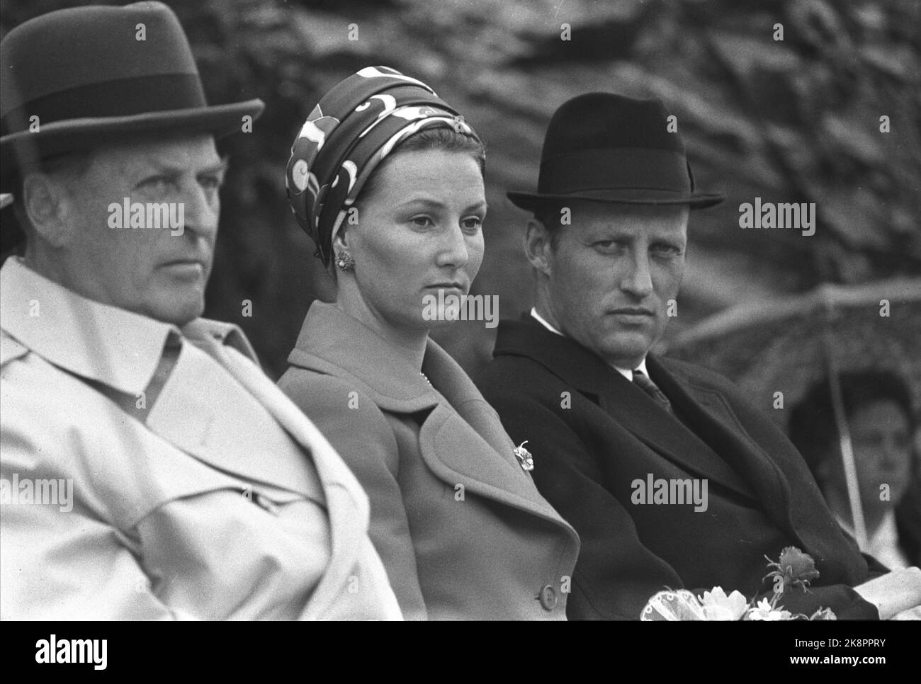Bergen 19720525. Norway's largest bridge opened. King Olav opened ...