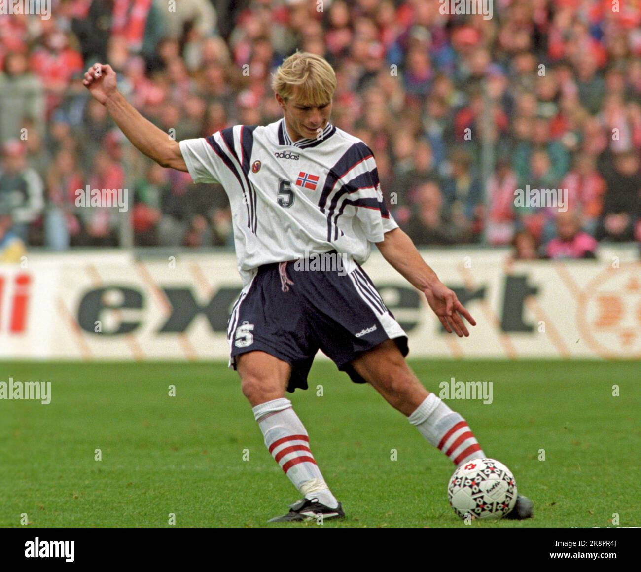 Switzerland bern 19961110 football hi-res stock photography and images - Alamy
