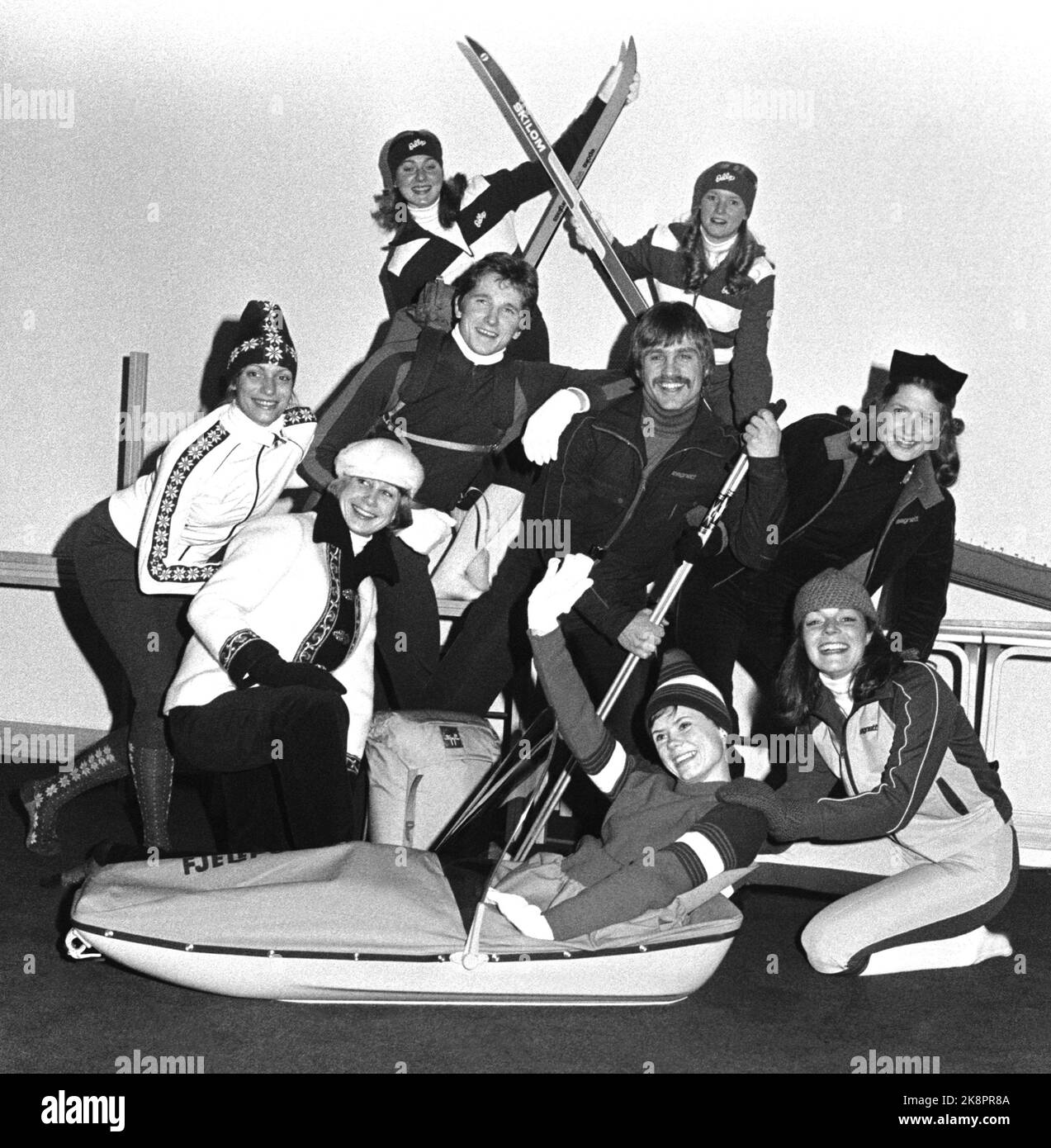 Equipment ski skis poles hi-res stock photography and images - Alamy