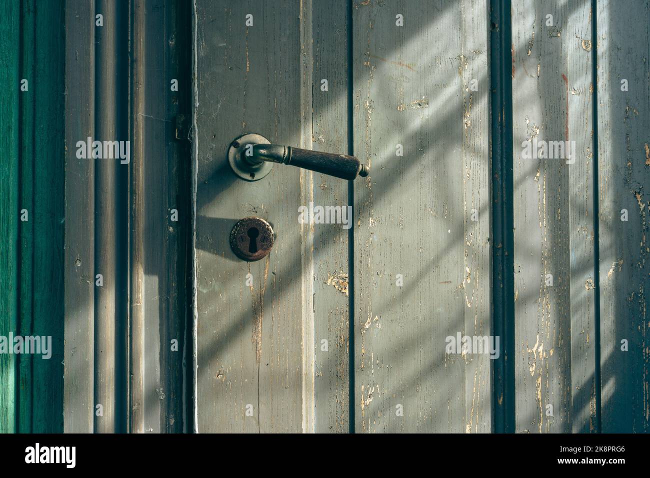 A closeup of an old farm house door handle Stock Photo - Alamy