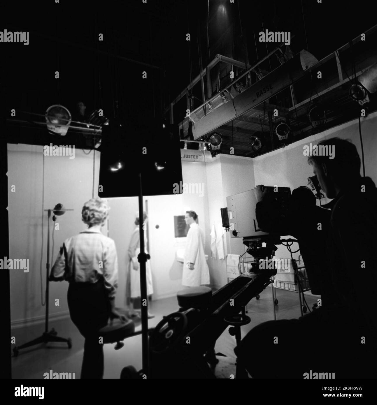 Seen from behind photographer hi-res stock photography and images - Alamy