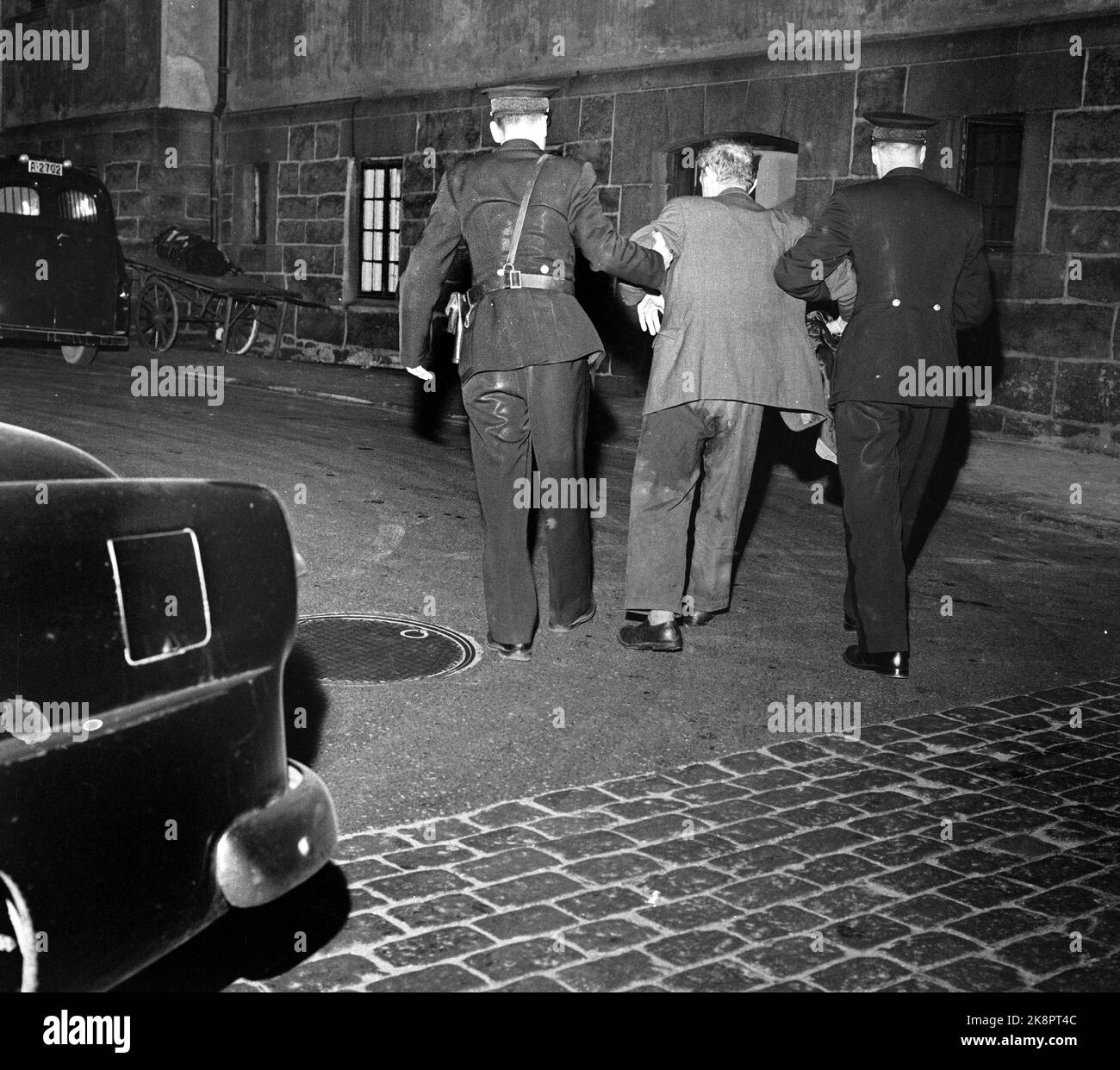 Oslo 19561117 -This Karen wasn't very appetizing. He stinked. Photo ...