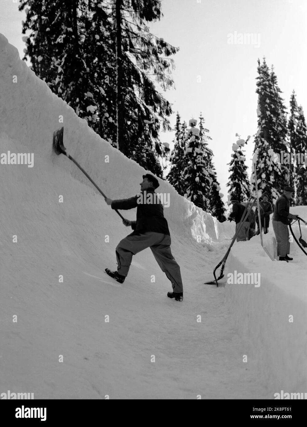 Slopes and trails bob sports arenas hi-res stock photography and images - Alamy