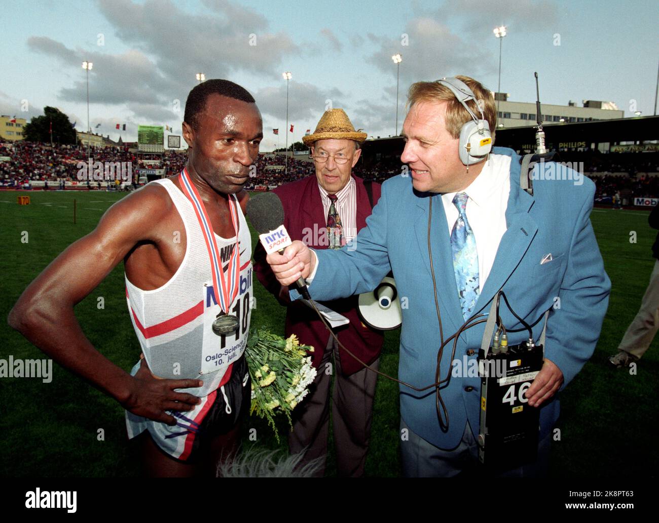 Sports commentator interviews hi-res stock photography and images - Alamy