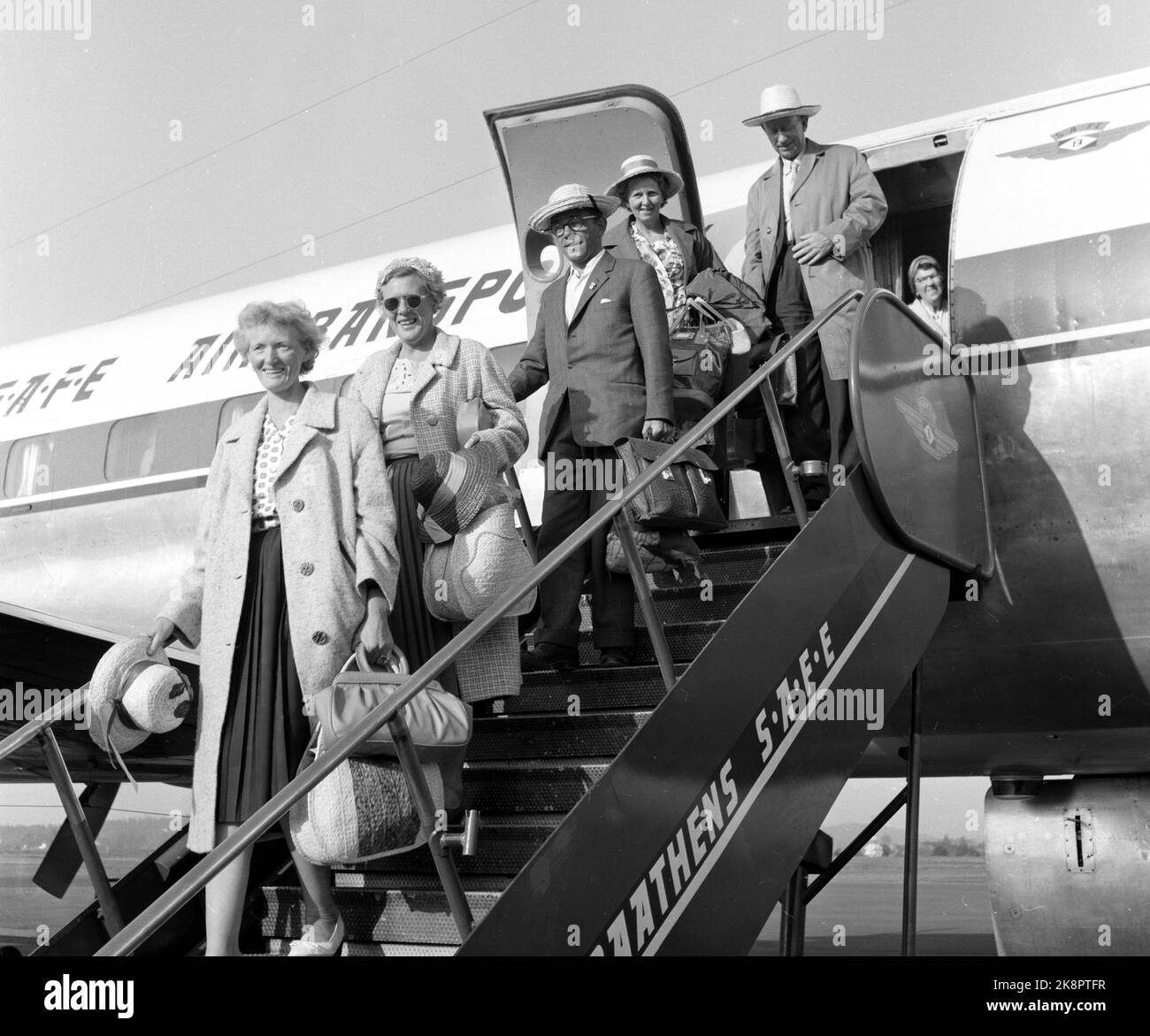 (Current No. 27 1961) - '' Skål Oline, for our first 31 -year -old ...