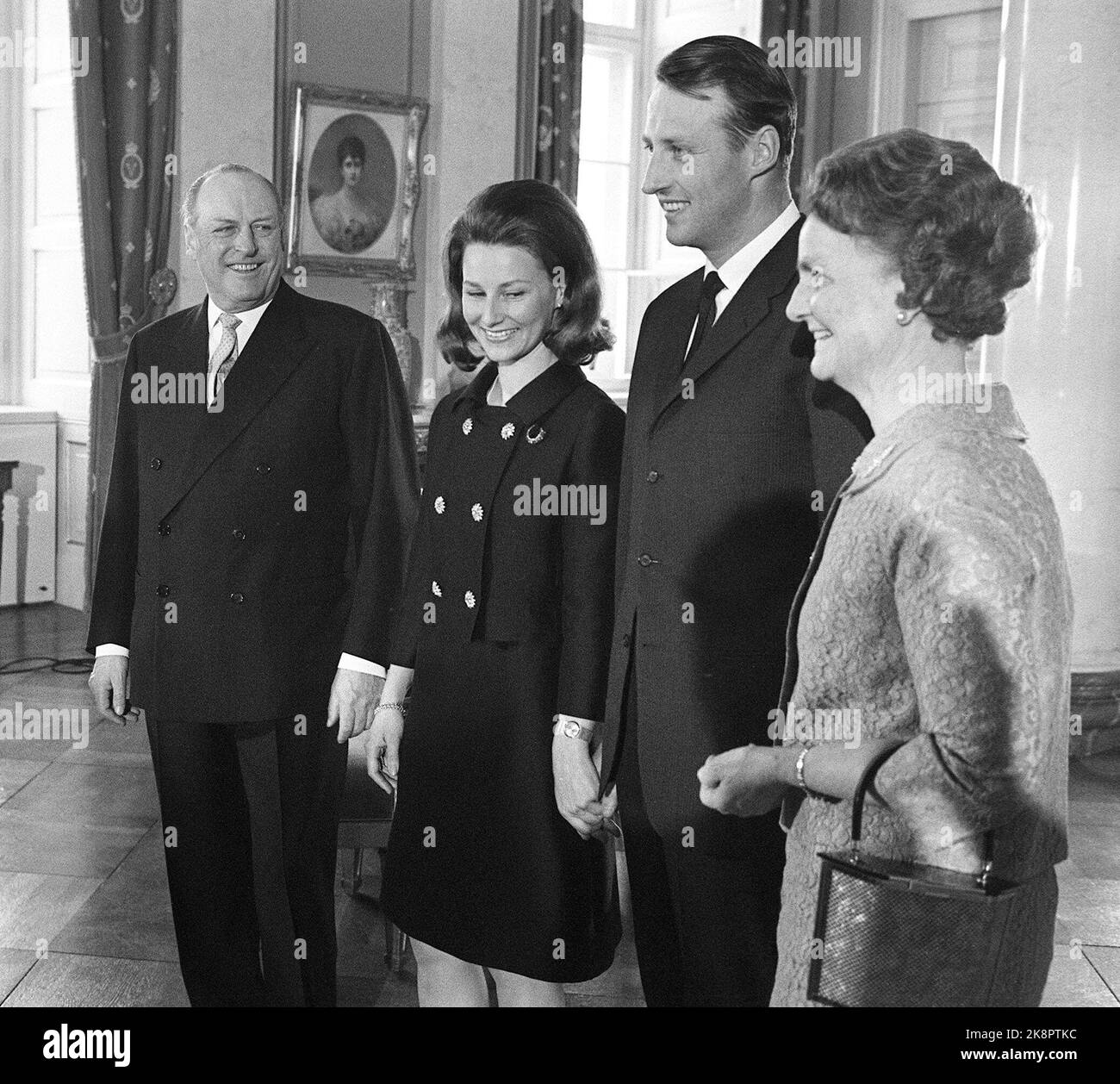 19680319; Picture taken at the castle in connection with Crown Prince ...