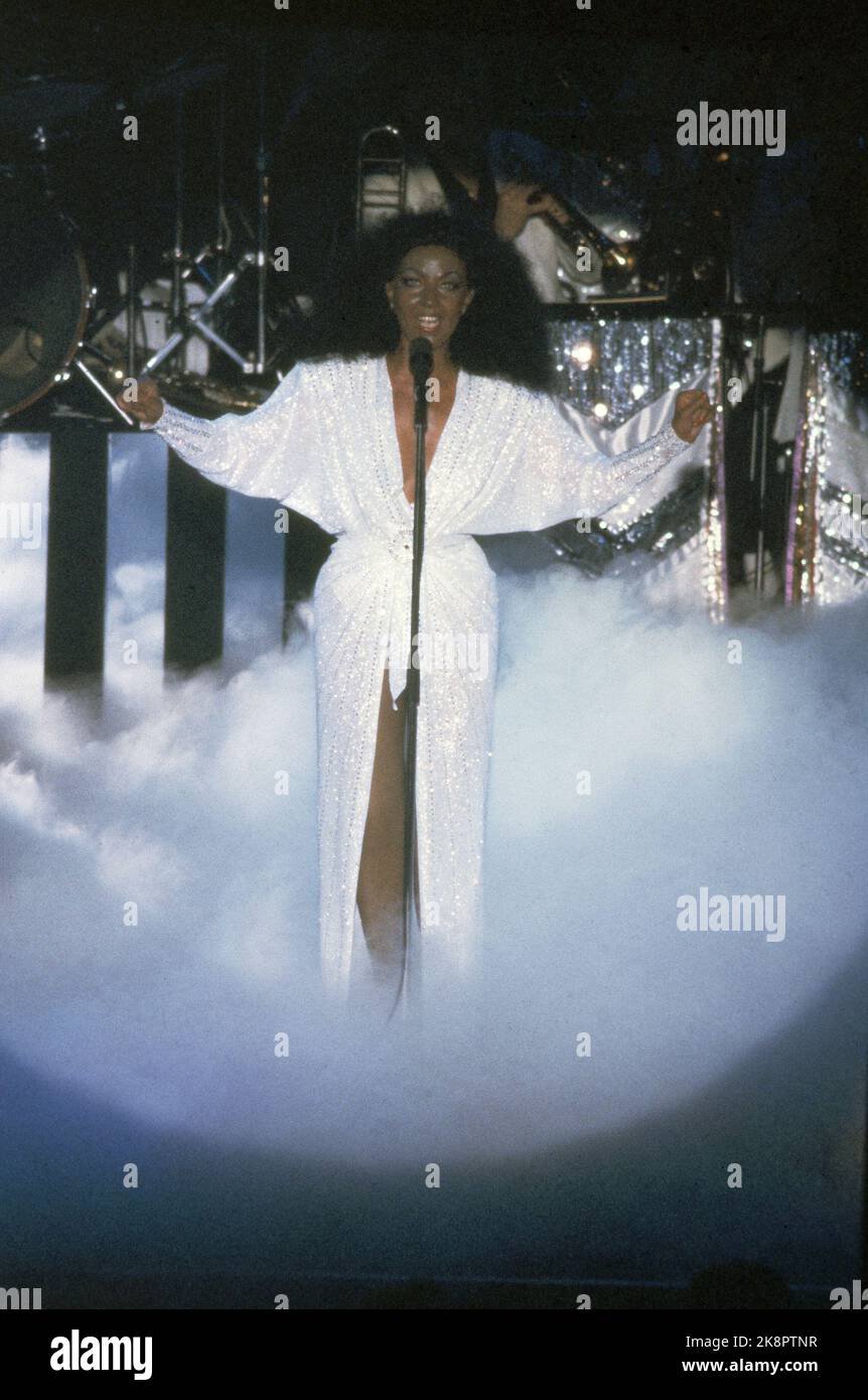 Oslo October 1984. Artist Grethe Kausland, here as Diana Ross. Photo ...