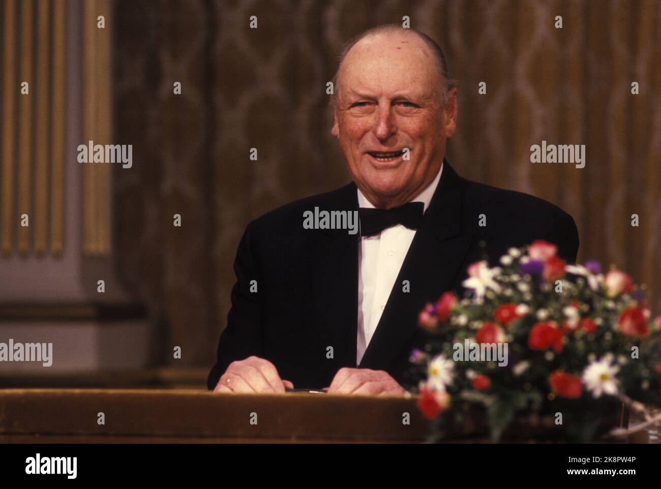 Oslo 19861229 king olav holds new years speech photo hi-res stock ...