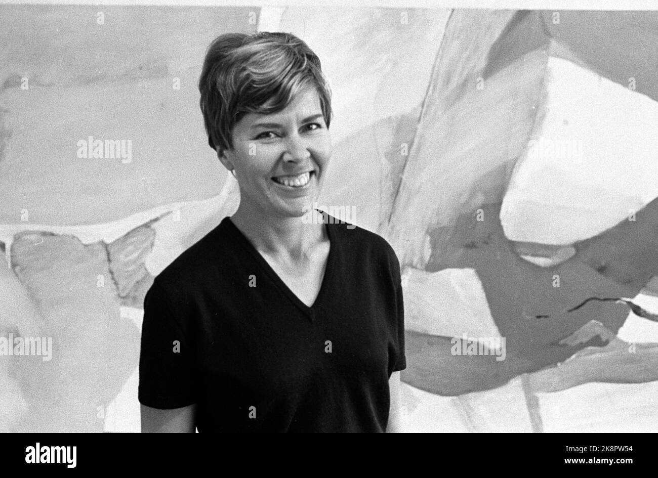 Oslo 19670914 The artist Inger sits with one of his works of art in the ...