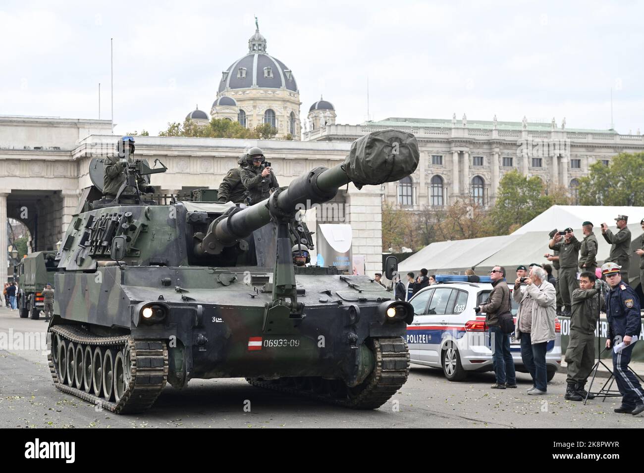 Austrian army tank hi-res stock photography and images - Alamy