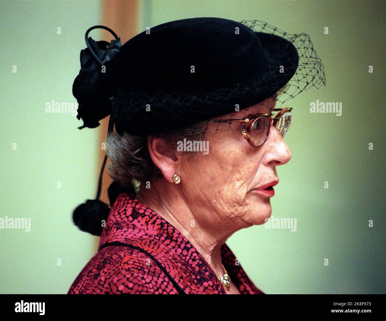 Oslo 19980221 Princess Astrid Mrs. Ferner visits an exhibition with ...