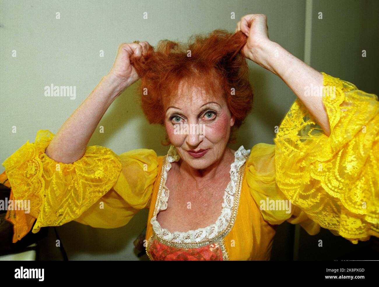 Oslo 19940927: "A Fand's Fruentimmer" at the Victorate Theater. The picture: Elsa Lystad plays ...