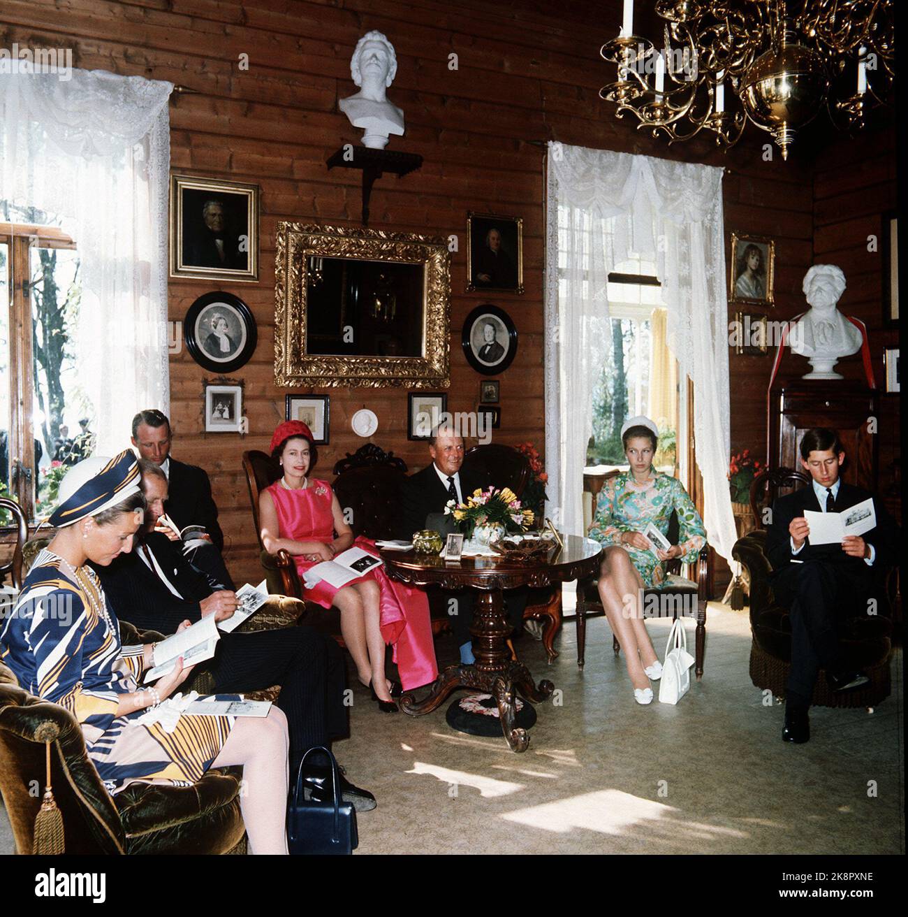 Bergen 19690807. Queen Elizabeth in Norway with the family. The royals ...