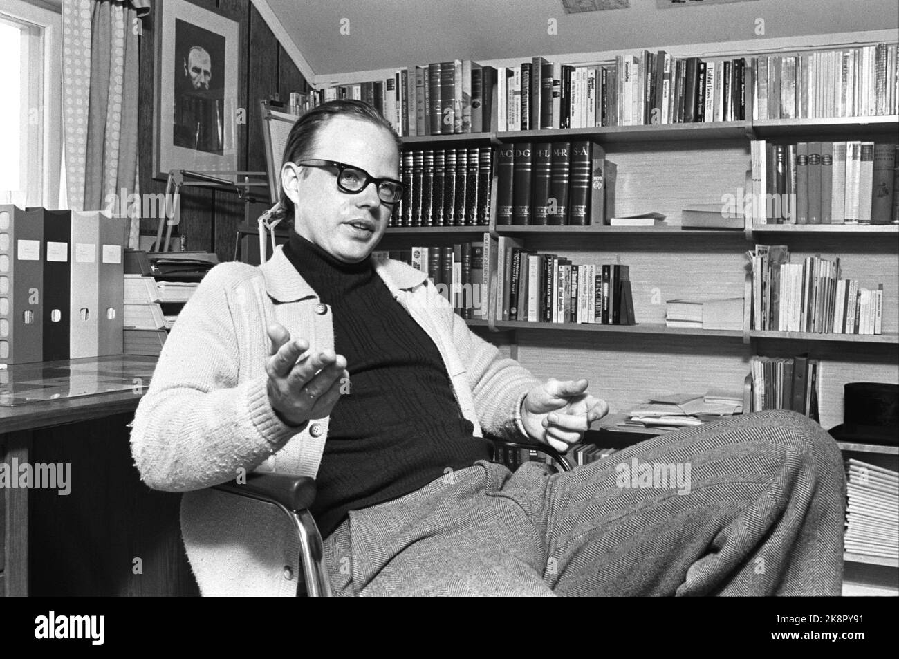 25 april 1975 Black and White Stock Photos & Images - Alamy