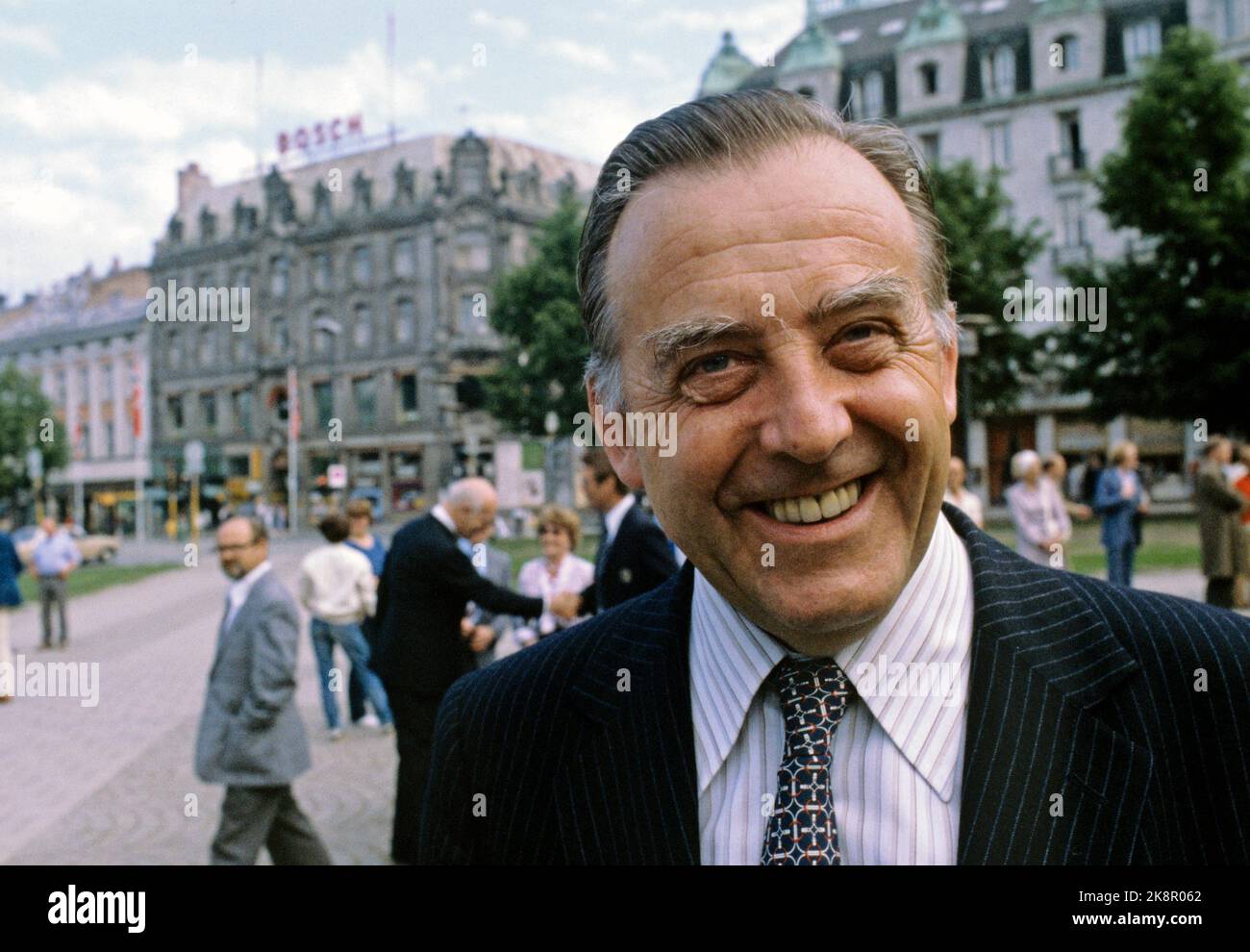 Oslo 1984 Mayor Albert Nordengen, smiling portrait with public life in ...