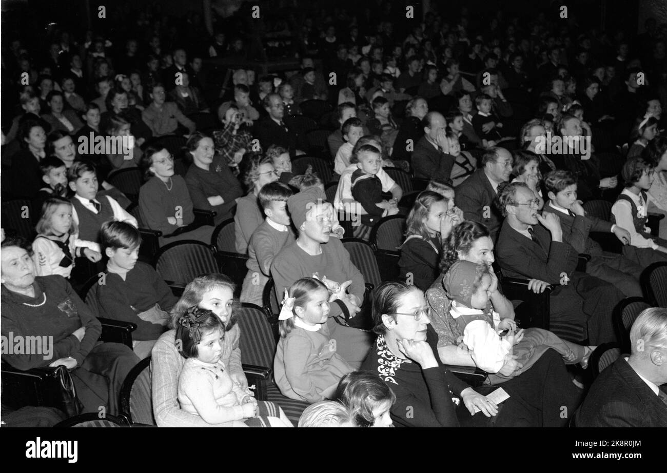 Oslo 19471220 The National Theater sets up the children's performance ...