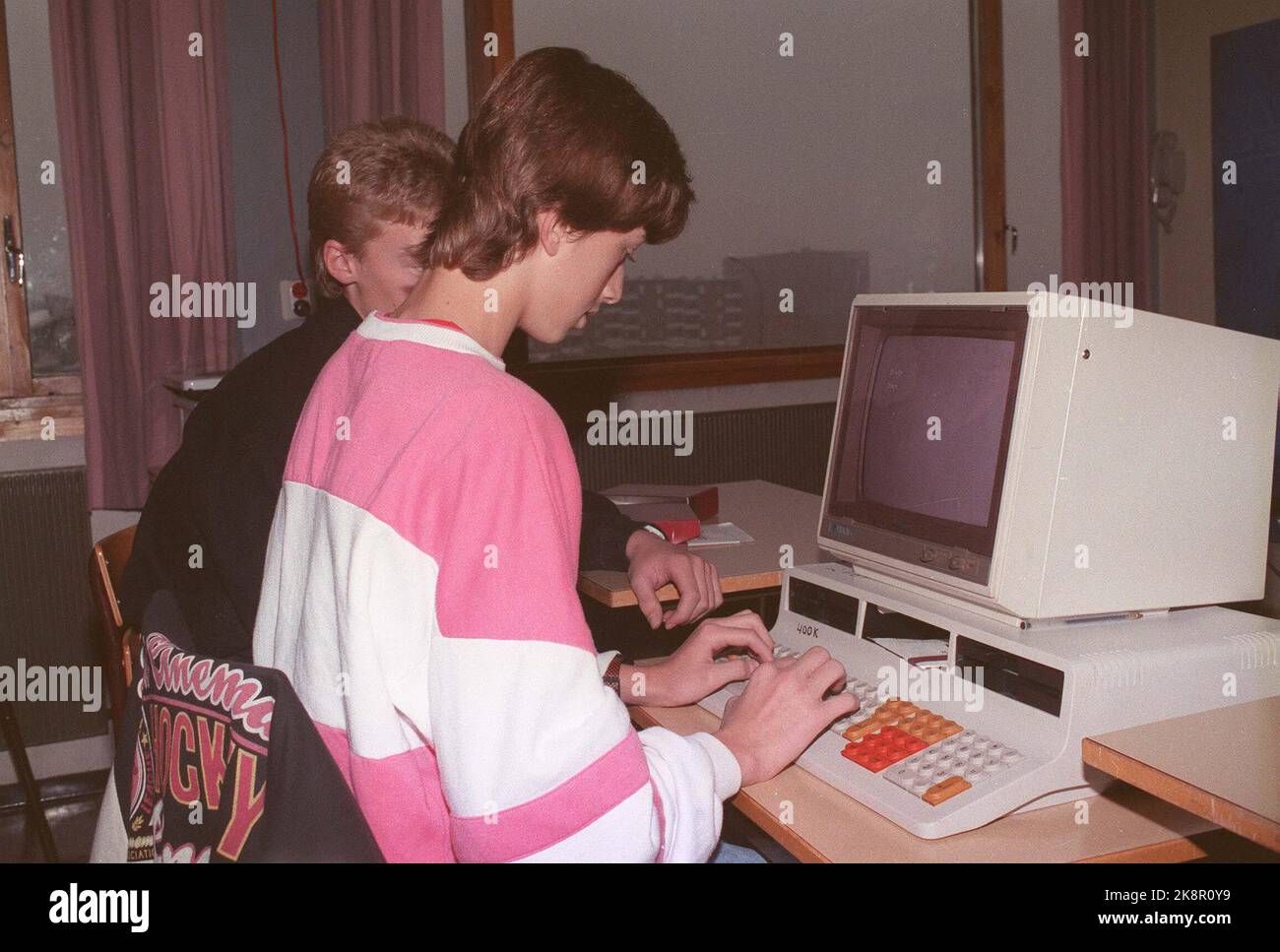 Oslo 19890109: This is the Teachers' Association's dream - a PC per ...