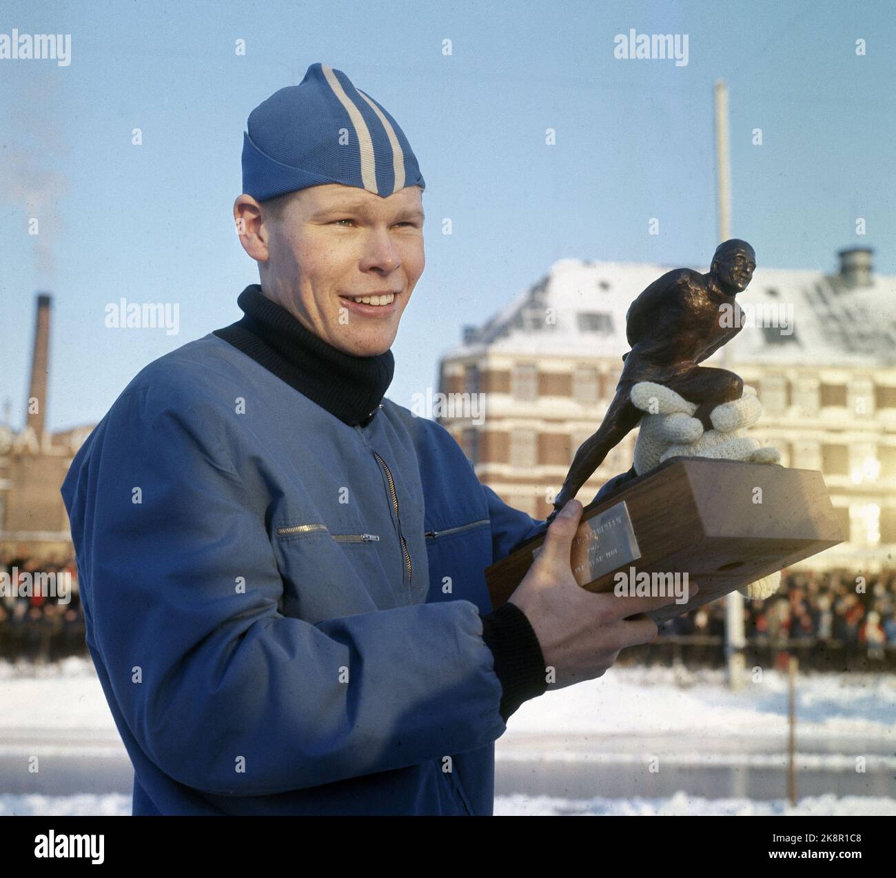 Oslo December 1965 Skater Per Ivar Moe receives the Oscar statuette ...