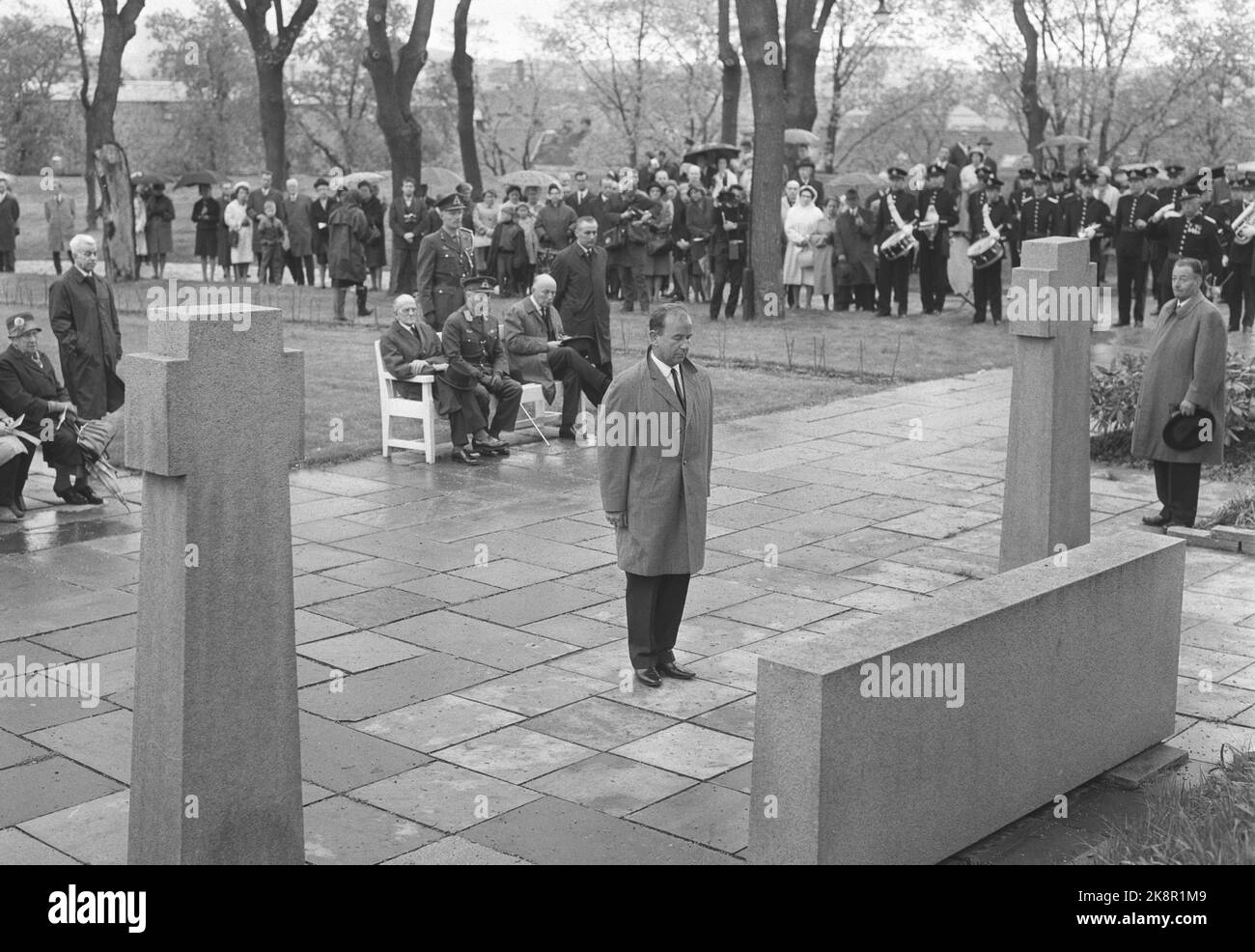 Ntb ntb memorial memorial markings full figure war veterans hi-res stock photography and images ...