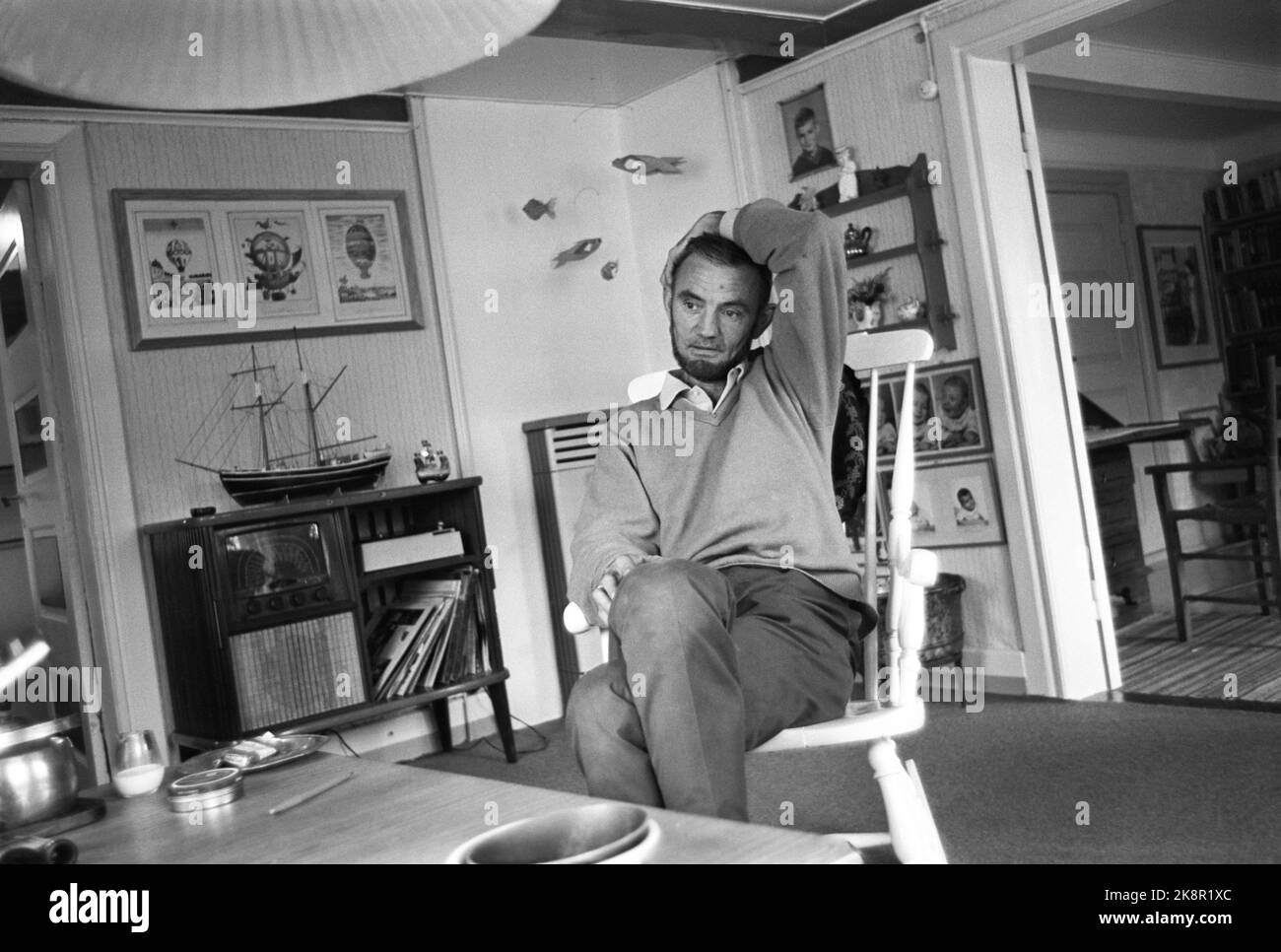 Grimstad October 1968 Author, cartoonist and Kåsør Odd Børretzen have ...